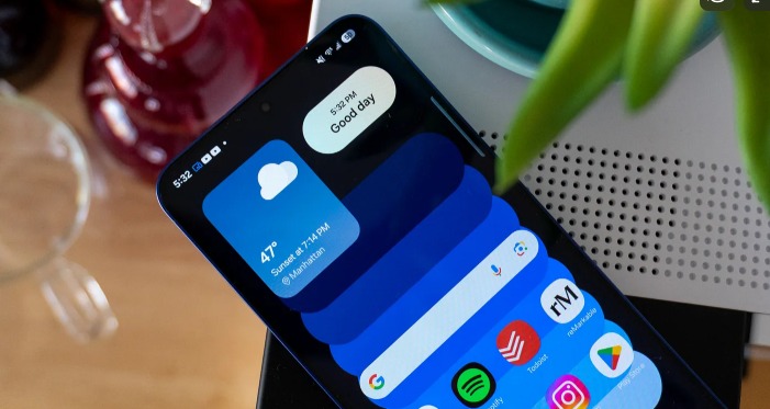 Samsung teases built-in privacy screen for future Galaxy smartphones