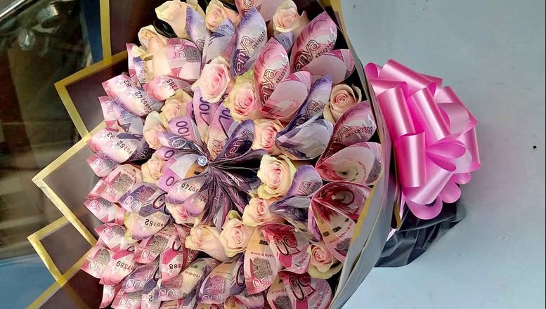 Central Bank warns Kenyans against folding currency notes into gift ...